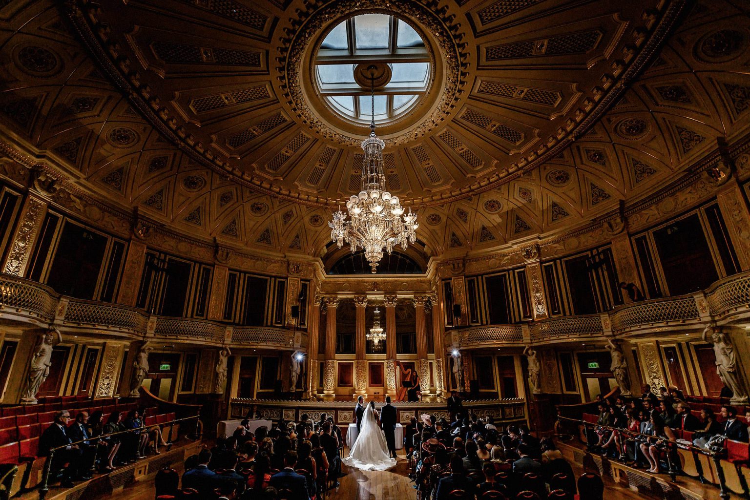 St. Georges Hall Wedding Photographer // Liverpool
